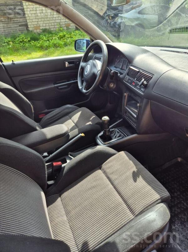 Blue Volkswagen Golf 2001 in Kuldiga, with an engine capacity of 1.90 L and mileage of 300 thousand km for 1600 €, photo 8 on AUTOMOTO.COM.LV
