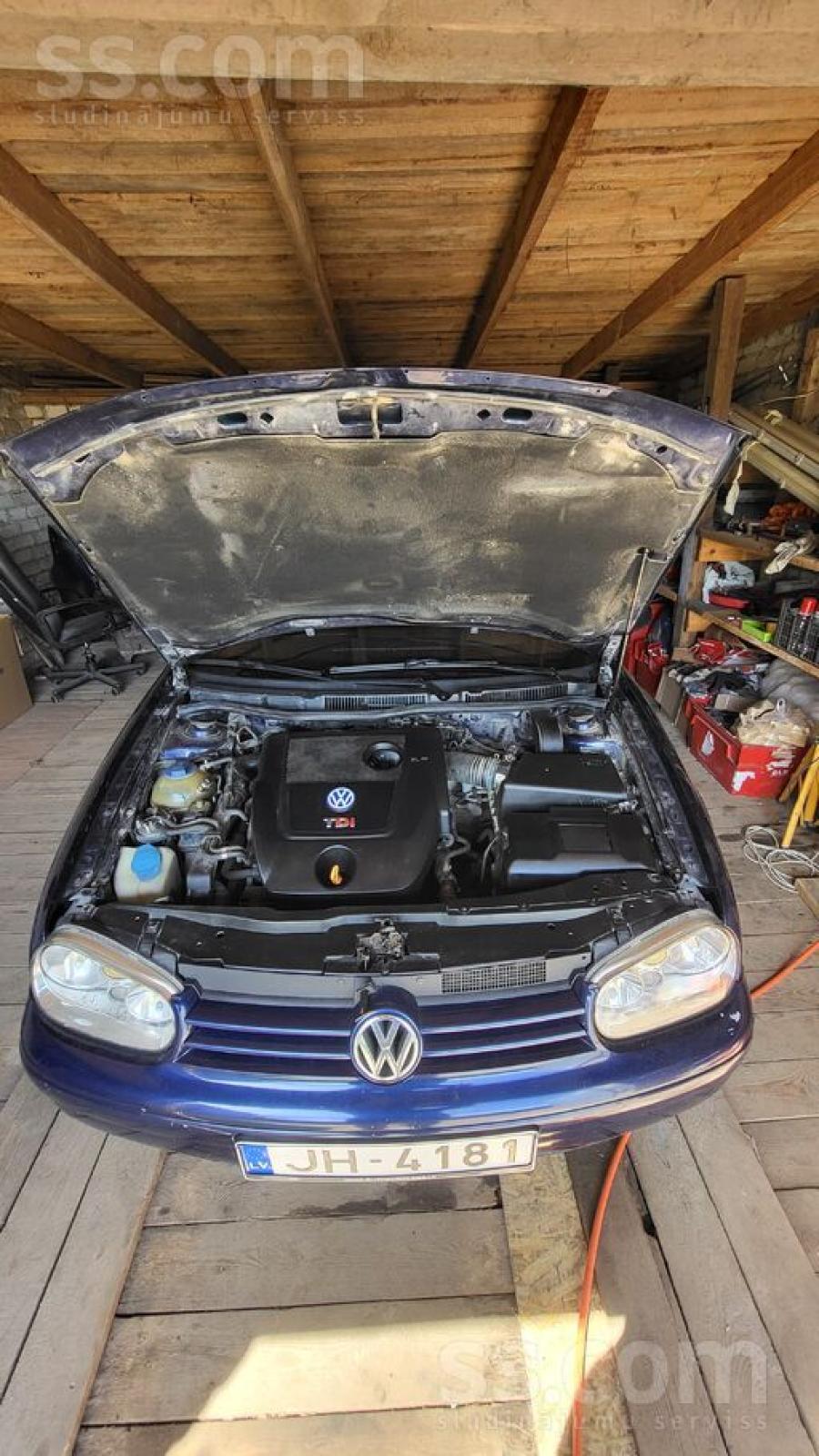 Zils Volkswagen Golf 2001 Kuldīga, ar dzinēja tilpumu 1.90 L un nobraukumu 300 tūkst. km par 1600 €, foto 10 vietnē AUTOMOTO.COM.LV