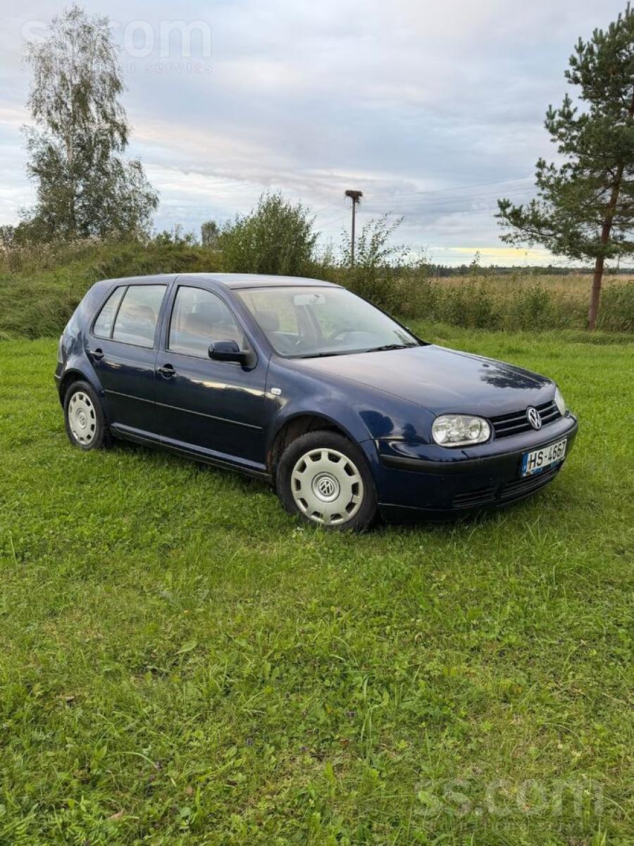 Zils Volkswagen Golf 2001 Aizkraukle, ar dzinēja tilpumu 1.60 L un nobraukumu 246 tūkst. km par 700 €, foto 1 vietnē AUTOMOTO.COM.LV