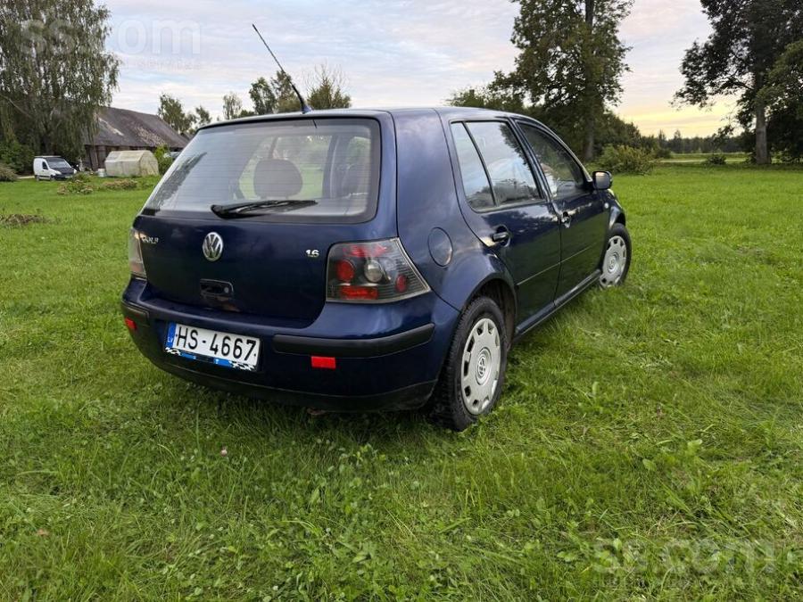 Zils Volkswagen Golf 2001 Aizkraukle, ar dzinēja tilpumu 1.60 L un nobraukumu 246 tūkst. km par 700 €, foto 4 vietnē AUTOMOTO.COM.LV