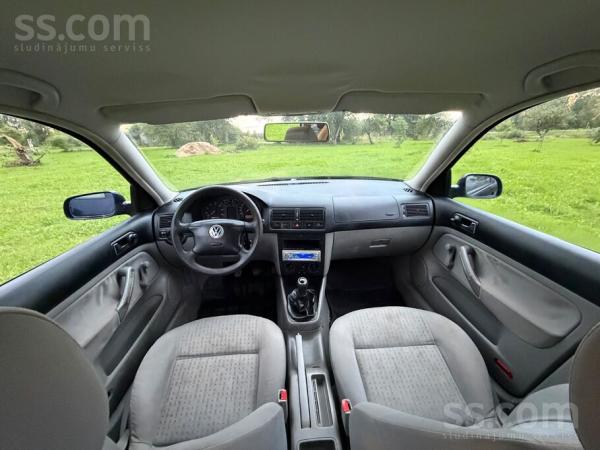 Blue Volkswagen Golf 2001 in Aizkraukle, with an engine capacity of 1.60 L and mileage of 246 thousand km for 700 €, photo 9 on AUTOMOTO.COM.LV