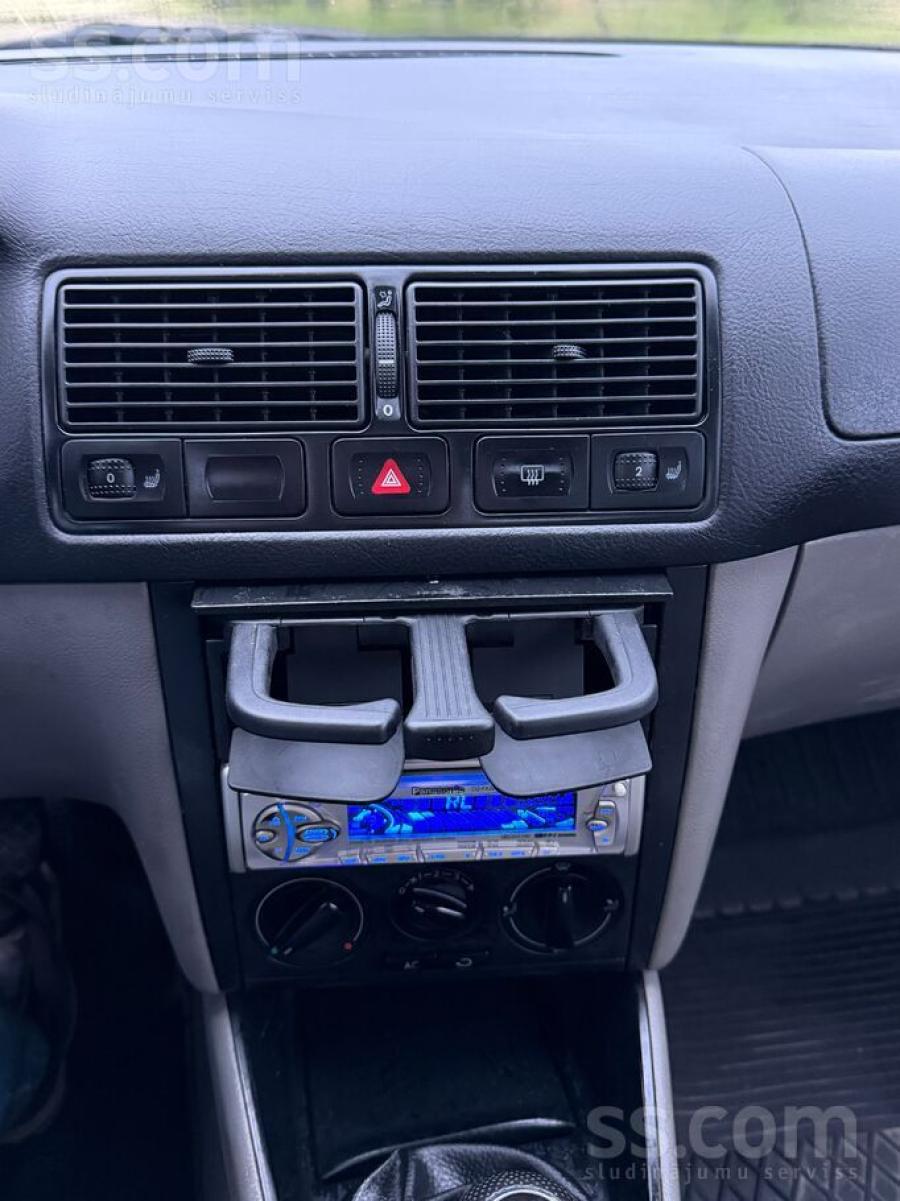 Zils Volkswagen Golf 2001 Aizkraukle, ar dzinēja tilpumu 1.60 L un nobraukumu 246 tūkst. km par 700 €, foto 10 vietnē AUTOMOTO.COM.LV