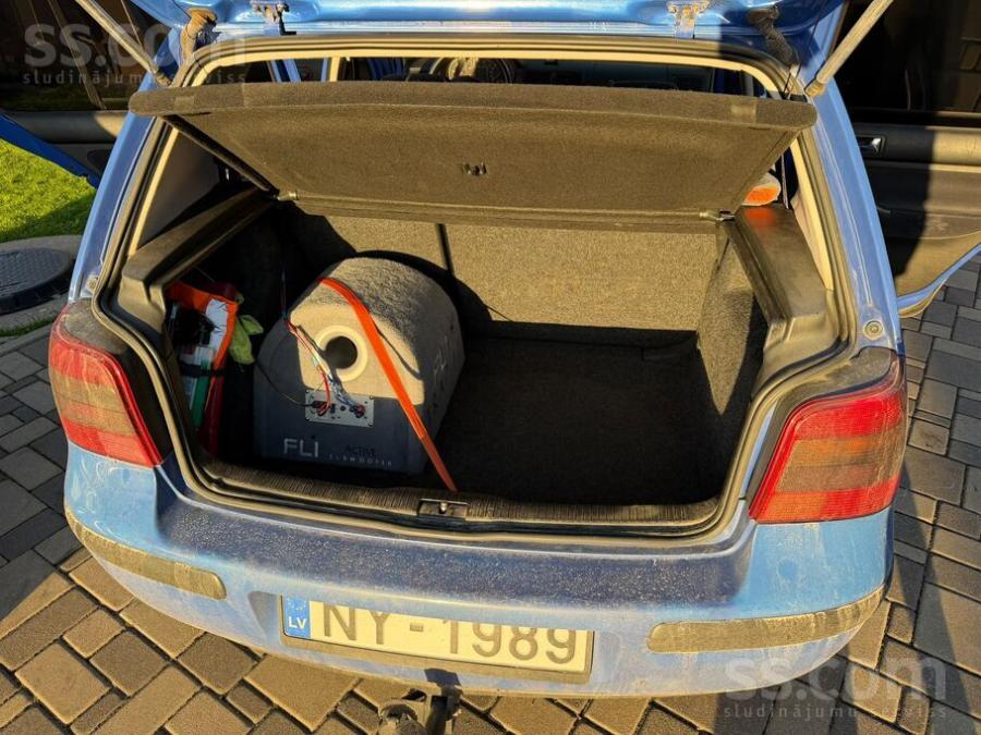 Zils Volkswagen Golf 2001 Ludza, ar dzinēja tilpumu 1.90 L un nobraukumu 262 tūkst. km par 1900 €, foto 1 vietnē AUTOMOTO.COM.LV