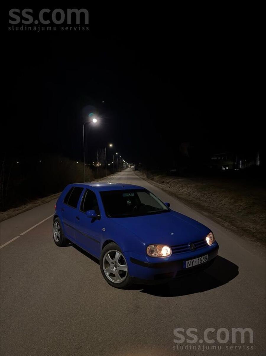 Zils Volkswagen Golf 2001 Ludza, ar dzinēja tilpumu 1.90 L un nobraukumu 262 tūkst. km par 1900 €, foto 5 vietnē AUTOMOTO.COM.LV