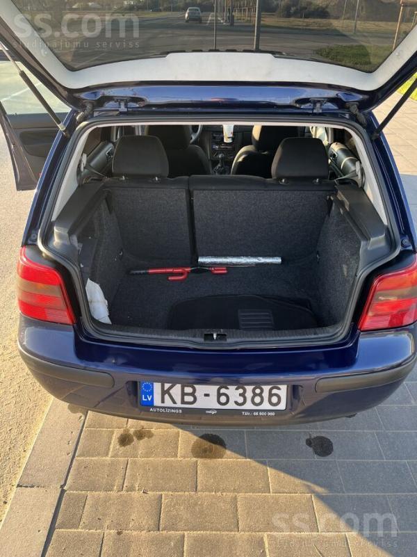 Volkswagen Golf 2001 Rīga vietnē Zils Volkswagen Golf 2001 Rīga, ar dzinēja tilpumu 1.40 L un nobraukumu 221 tūkst. km par 1500 €, foto 1 vietnē AUTOMOTO.COM.LV