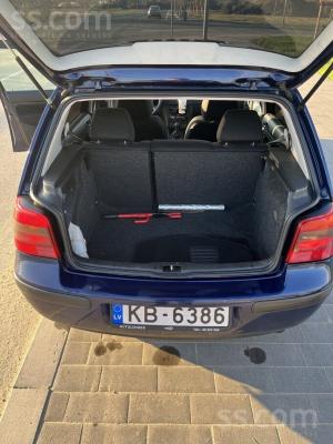Zils Volkswagen Golf 2001 Rīga, ar dzinēja tilpumu 1.40 L un nobraukumu 221 tūkst. km par 1500 €, foto  vietnē AUTOMOTO.COM.LV