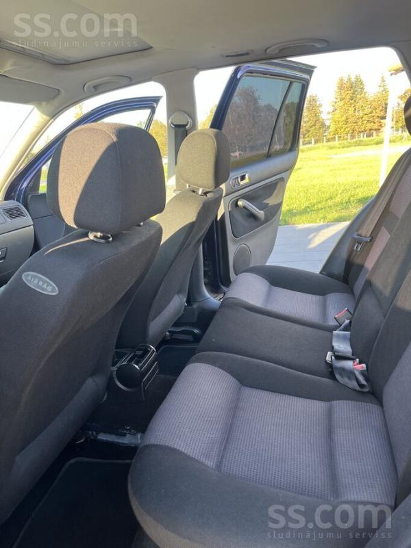 Volkswagen Golf 2001 Rīga vietnē Zils Volkswagen Golf 2001 Rīga, ar dzinēja tilpumu 1.40 L un nobraukumu 221 tūkst. km par 1500 €, foto 8 vietnē AUTOMOTO.COM.LV