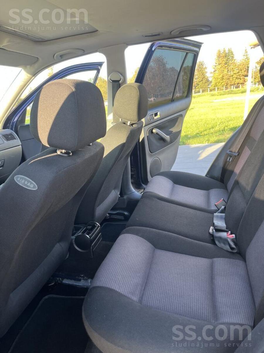 Zils Volkswagen Golf 2001 Rīga, ar dzinēja tilpumu 1.40 L un nobraukumu 221 tūkst. km par 1500 €, foto 8 vietnē AUTOMOTO.COM.LV