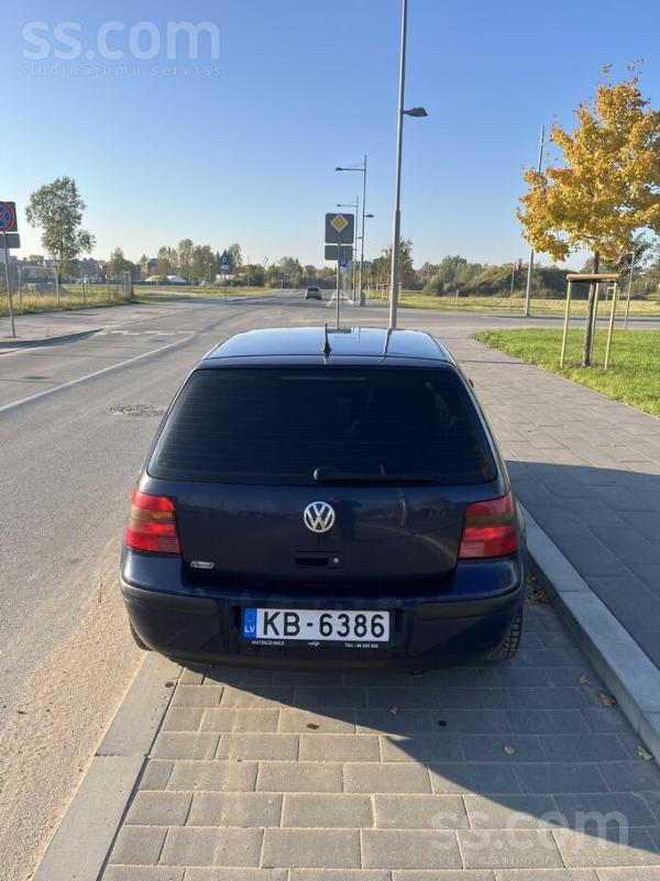 Volkswagen Golf 2001 Rīga vietnē Zils Volkswagen Golf 2001 Rīga, ar dzinēja tilpumu 1.40 L un nobraukumu 221 tūkst. km par 1500 €, foto 10 vietnē AUTOMOTO.COM.LV