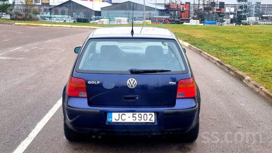 Blue Volkswagen Golf 2002 in Cesis, with an engine capacity of 1.90 L and mileage of 341 thousand km for 1550 €, photo 20 on AUTOMOTO.COM.LV