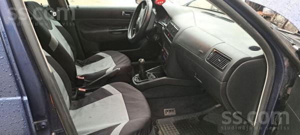 Zils Volkswagen Golf 2002 Rīga, ar dzinēja tilpumu 1.90 L un nobraukumu 0 tūkst. km par 800 €, foto 5 vietnē AUTOMOTO.COM.LV