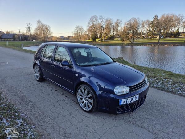 Blue Volkswagen Golf 2002 in Kelme, with an engine capacity of 1.40 L and mileage of 300 thousand km for 1000 €, photo 1 on AUTOMOTO.COM.LV