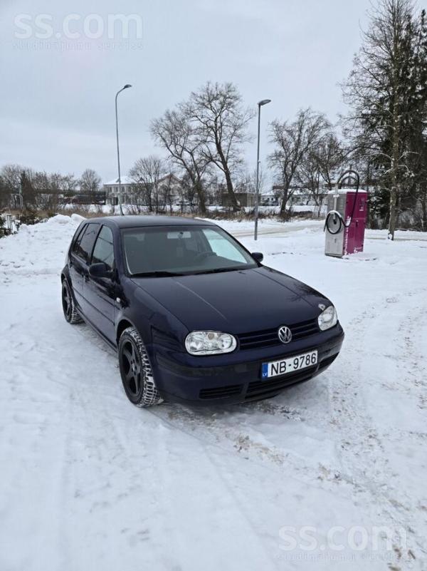 Blue Volkswagen Golf 2002 in Rezekne, with an engine capacity of 1.90 L and mileage of 229 thousand km for 2250 €, photo 1 on AUTOMOTO.COM.LV