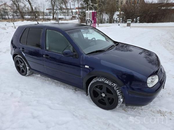 Blue Volkswagen Golf 2002 in Rezekne, with an engine capacity of 1.90 L and mileage of 229 thousand km for 2250 €, photo 2 on AUTOMOTO.COM.LV