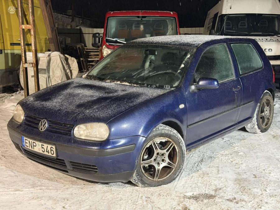 Blue Volkswagen Golf 2002 in Siauliai, with an engine capacity of 1.80 L and mileage of 256 thousand km for 500 €, photo 1 on AUTOMOTO.COM.LV