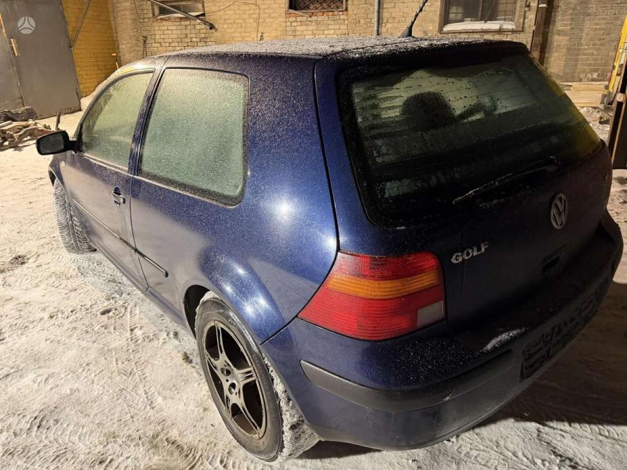 Blue Volkswagen Golf 2002 in Siauliai, with an engine capacity of 1.80 L and mileage of 256 thousand km for 500 €, photo 3 on AUTOMOTO.COM.LV