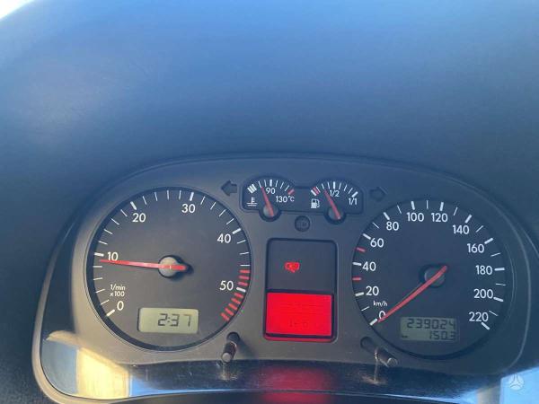Zils Volkswagen Golf 2002 Kauņa, ar dzinēja tilpumu 1.90 L un nobraukumu 237 tūkst. km par 800 €, foto 11 vietnē AUTOMOTO.COM.LV