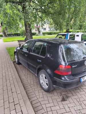 Zils Volkswagen Golf 2002 Rīga, ar dzinēja tilpumu 1.90 L un nobraukumu 258 tūkst. km par 1500 €, foto  vietnē AUTOMOTO.COM.LV
