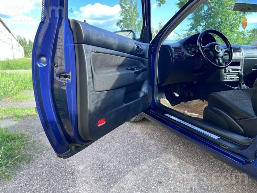 Zils Volkswagen Golf 2002 Daugavpils, ar dzinēja tilpumu 1.90 L un nobraukumu 285 tūkst. km par 1549 €, foto 23 vietnē AUTOMOTO.COM.LV