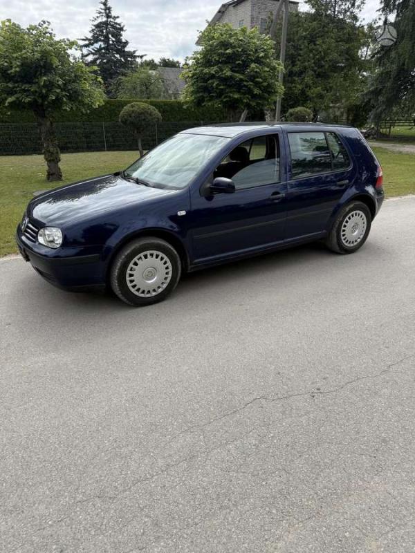 Zils Volkswagen Golf 2002 Marijampole, ar dzinēja tilpumu 1.90 L un nobraukumu 320 tūkst. km par 1000 €, foto 1 vietnē AUTOMOTO.COM.LV