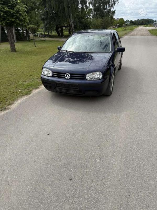 Zils Volkswagen Golf 2002 Marijampole, ar dzinēja tilpumu 1.90 L un nobraukumu 320 tūkst. km par 1000 €, foto 6 vietnē AUTOMOTO.COM.LV