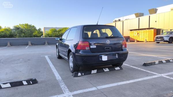 Zils Volkswagen Golf 2002 Viļņa, ar dzinēja tilpumu 1.90 L un nobraukumu 414 tūkst. km par 1100 €, foto 2 vietnē AUTOMOTO.COM.LV