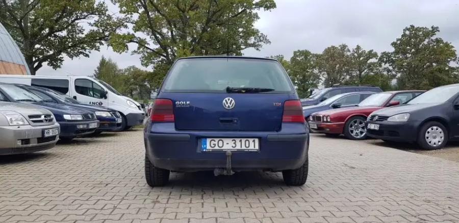 Zils Volkswagen Golf 2002 Valmiera, ar dzinēja tilpumu 1.90 L un nobraukumu 365 tūkst. km par 1700 €, foto 5 vietnē AUTOMOTO.COM.LV