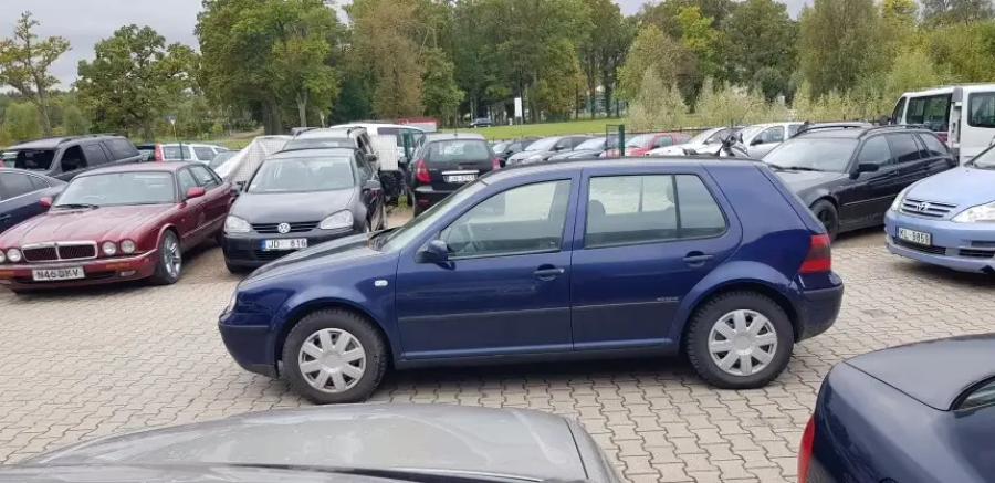 Zils Volkswagen Golf 2002 Valmiera, ar dzinēja tilpumu 1.90 L un nobraukumu 365 tūkst. km par 1700 €, foto 7 vietnē AUTOMOTO.COM.LV