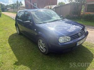 Zils Volkswagen Golf 2002 Rīga, ar dzinēja tilpumu 1.60 L un nobraukumu 167 tūkst. km par 1250 €, foto 4 vietnē AUTOMOTO.COM.LV