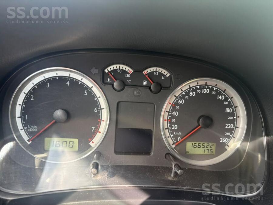 Zils Volkswagen Golf 2002 Rīga, ar dzinēja tilpumu 1.60 L un nobraukumu 167 tūkst. km par 1250 €, foto 7 vietnē AUTOMOTO.COM.LV