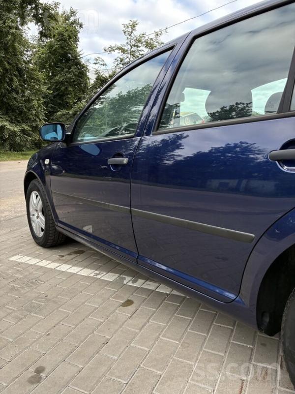 Blue Volkswagen Golf 2002 in Riga, with an engine capacity of 1.90 L and mileage of 282 thousand km for 2450 €, photo 8 on AUTOMOTO.COM.LV
