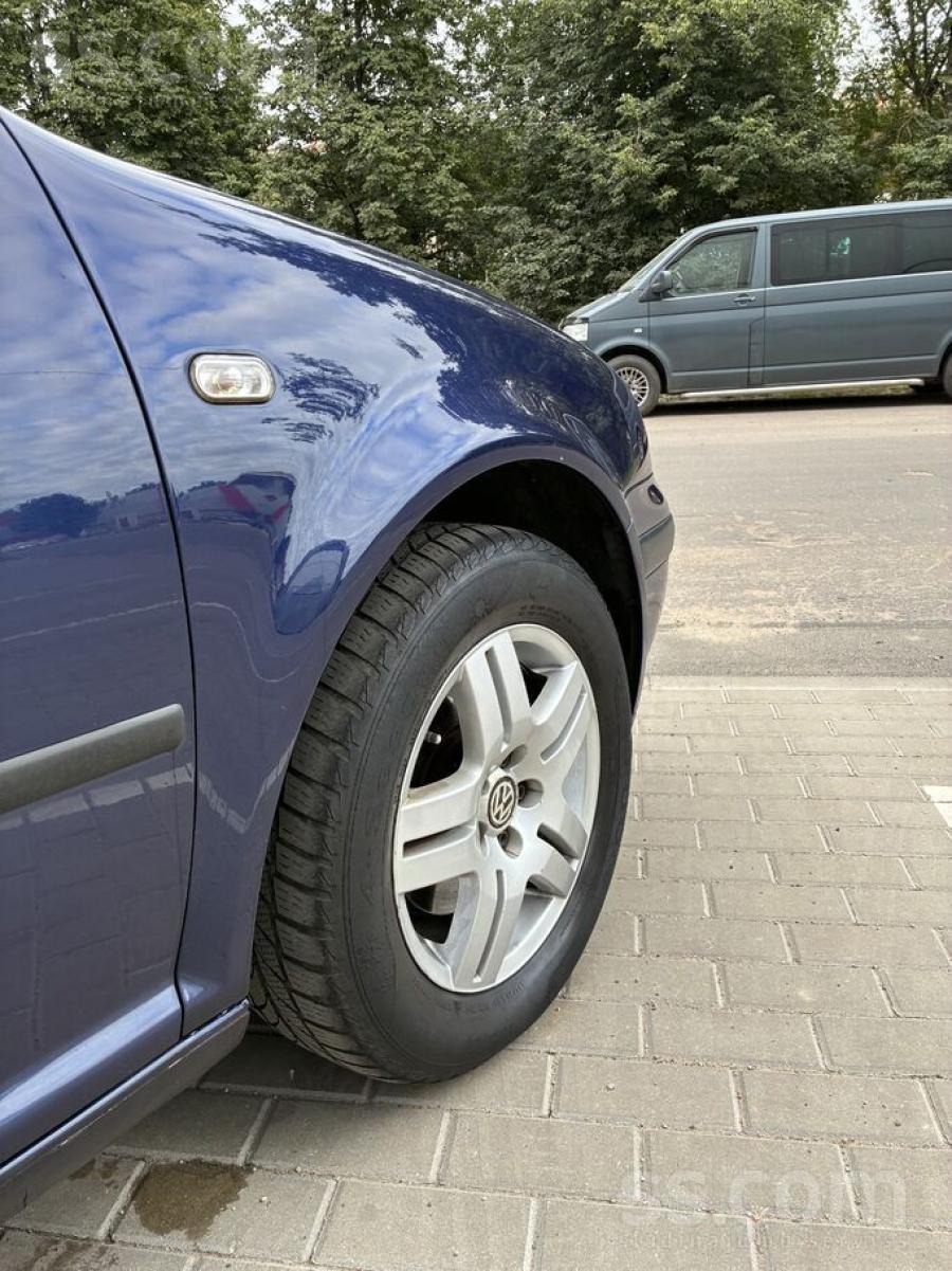 Blue Volkswagen Golf 2002 in Riga, with an engine capacity of 1.90 L and mileage of 282 thousand km for 2450 €, photo 12 on AUTOMOTO.COM.LV