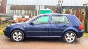 Blue Volkswagen Golf 2002 in Cesis, with an engine capacity of 1.90 L and mileage of 341 thousand km for 1550 €, photo 5 on AUTOMOTO.COM.LV
