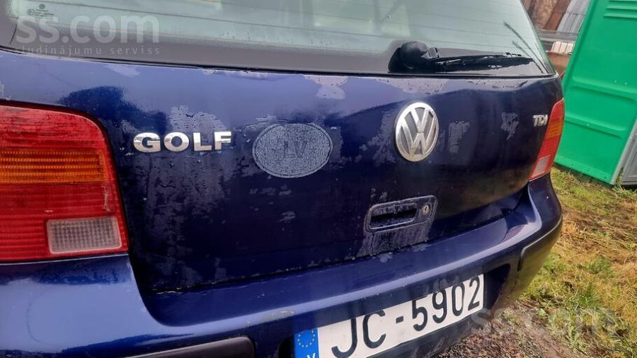 Blue Volkswagen Golf 2002 in Cesis, with an engine capacity of 1.90 L and mileage of 341 thousand km for 1550 €, photo 10 on AUTOMOTO.COM.LV