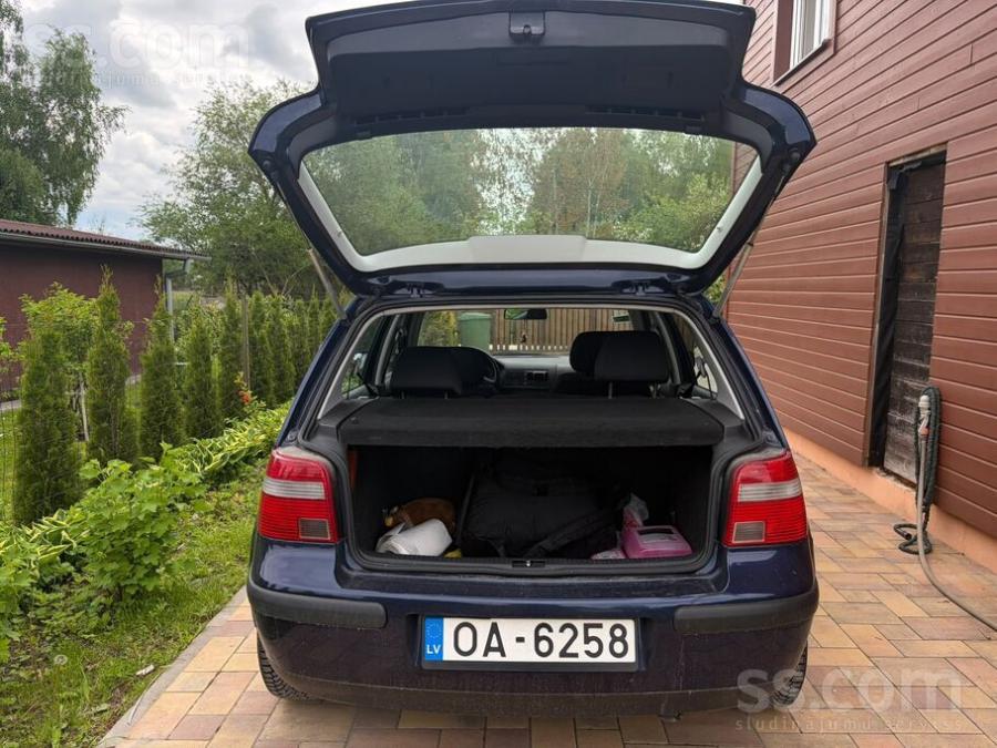 Zils Volkswagen Golf 2002 Rīga, ar dzinēja tilpumu 1.90 L un nobraukumu 420 tūkst. km par 2000 €, foto 5 vietnē AUTOMOTO.COM.LV