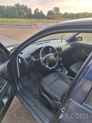Zils Volkswagen Golf 2002 Jūrmala, ar dzinēja tilpumu 1.90 L un nobraukumu 422 tūkst. km par 900 €, foto 4 vietnē AUTOMOTO.COM.LV
