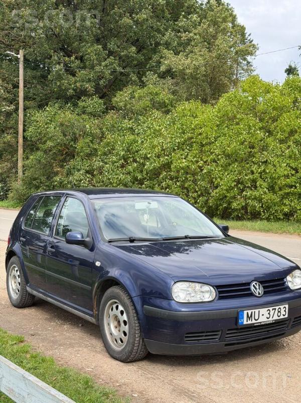 Blue Volkswagen Golf 2002 in Riga, with an engine capacity of 1.90 L and mileage of 400 thousand km for 1000 €, photo 1 on AUTOMOTO.COM.LV