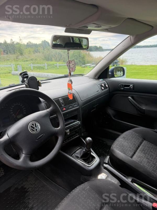 Blue Volkswagen Golf 2002 in Riga, with an engine capacity of 1.90 L and mileage of 400 thousand km for 1000 €, photo 7 on AUTOMOTO.COM.LV
