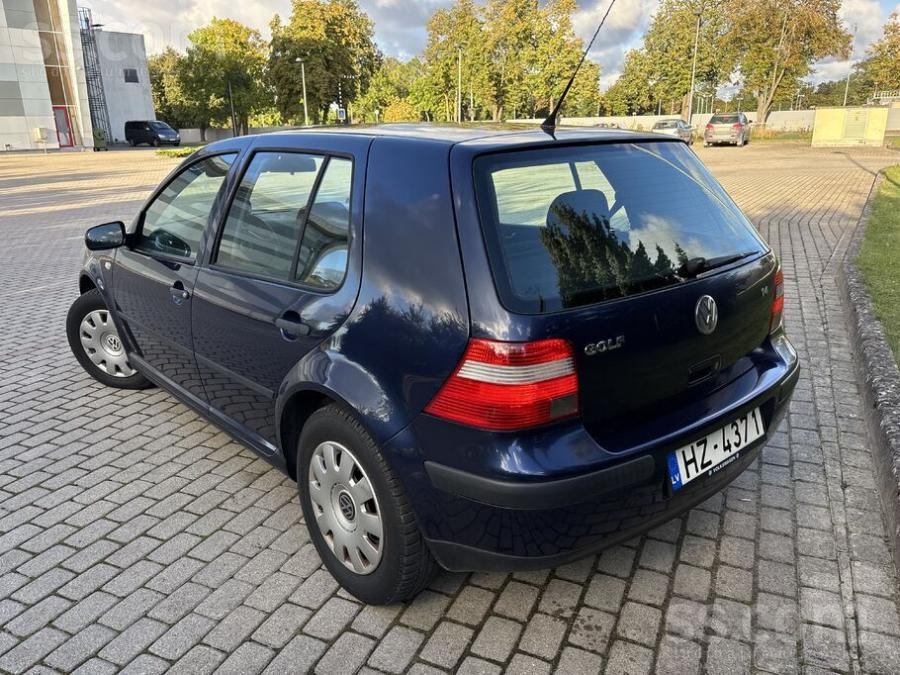Zils Volkswagen Golf 2002 Dobele, ar dzinēja tilpumu 1.40 L un nobraukumu 235 tūkst. km par 1550 €, foto 4 vietnē AUTOMOTO.COM.LV
