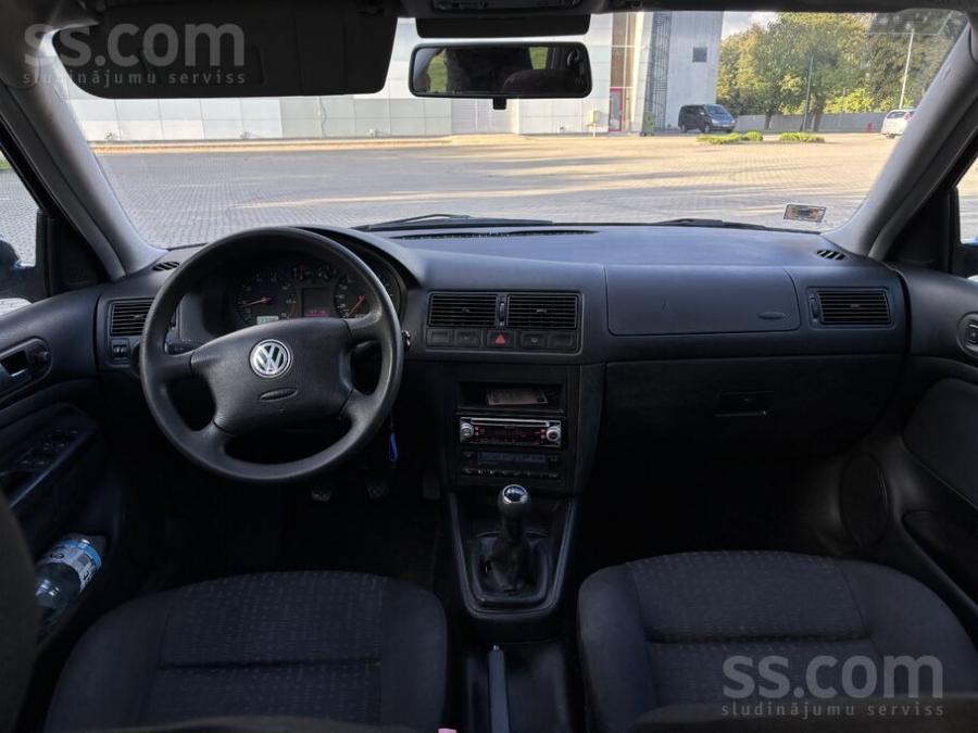 Zils Volkswagen Golf 2002 Dobele, ar dzinēja tilpumu 1.40 L un nobraukumu 235 tūkst. km par 1550 €, foto 9 vietnē AUTOMOTO.COM.LV