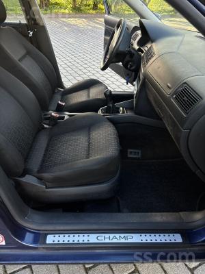 Zils Volkswagen Golf 2002 Dobele, ar dzinēja tilpumu 1.40 L un nobraukumu 235 tūkst. km par 1550 €, foto 10 vietnē AUTOMOTO.COM.LV