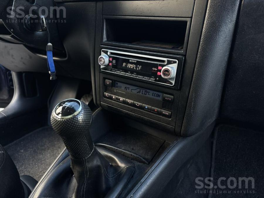 Zils Volkswagen Golf 2002 Dobele, ar dzinēja tilpumu 1.40 L un nobraukumu 235 tūkst. km par 1550 €, foto 11 vietnē AUTOMOTO.COM.LV