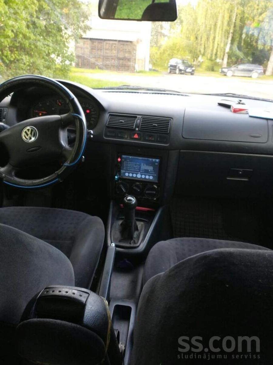 Zils Volkswagen Golf 2002 Tukums, ar dzinēja tilpumu 1.90 L un nobraukumu 560 tūkst. km par 350 €, foto 3 vietnē AUTOMOTO.COM.LV