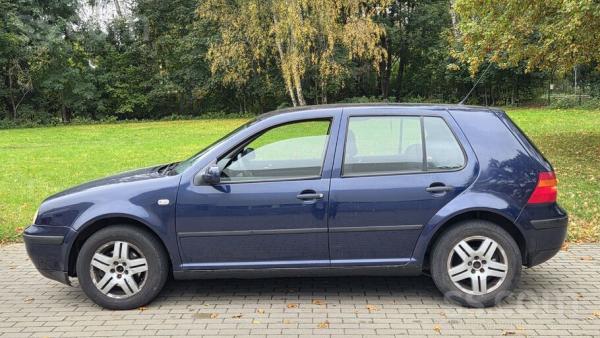 Zils Volkswagen Golf 2002 Rīga, ar dzinēja tilpumu 1.90 L un nobraukumu 0 tūkst. km par 1120 €, foto 4 vietnē AUTOMOTO.COM.LV
