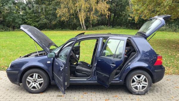 Zils Volkswagen Golf 2002 Rīga, ar dzinēja tilpumu 1.90 L un nobraukumu 0 tūkst. km par 1120 €, foto 8 vietnē AUTOMOTO.COM.LV