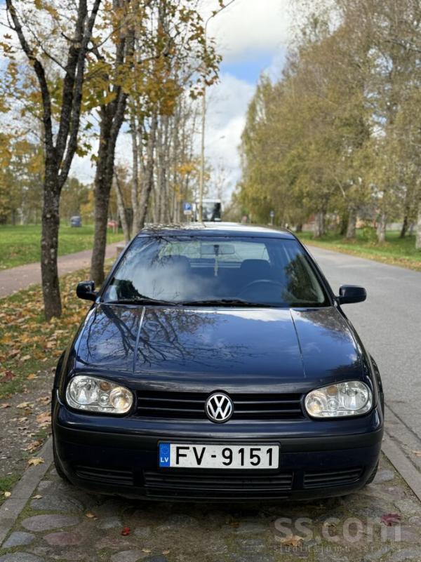 Фольксваген Гольф 2002 в Кулдига на AUTOMOTO.COM.LV Синий Фольксваген Гольф 2002 в Кулдига, объемом двигателя 1.90 л и пробегом 344 тыс. км за 1300 €, фото 6 на AUTOMOTO.COM.LV