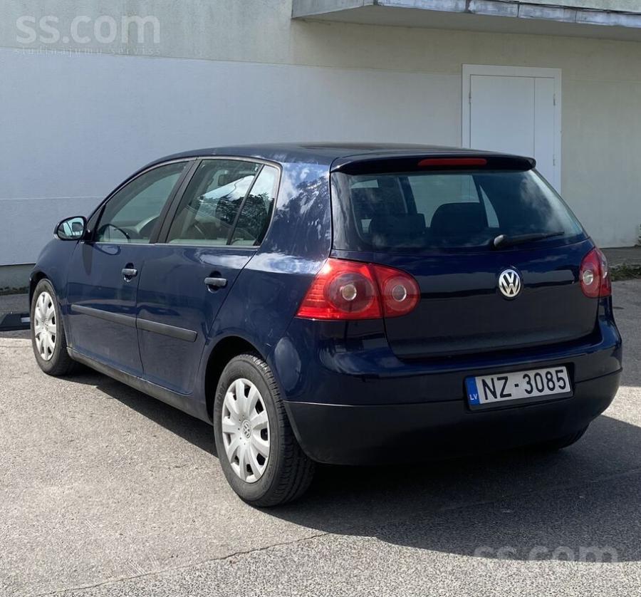 Zils Volkswagen Golf 2003 Jūrmala, ar dzinēja tilpumu 1.90 L un nobraukumu 345 tūkst. km par 1800 €, foto 2 vietnē AUTOMOTO.COM.LV