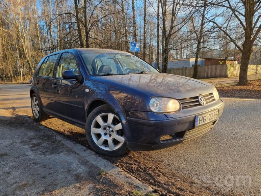 Zils Volkswagen Golf 2003 Rīga, ar dzinēja tilpumu 1.60 L un nobraukumu 268 tūkst. km par 1000 €, foto 1 vietnē AUTOMOTO.COM.LV