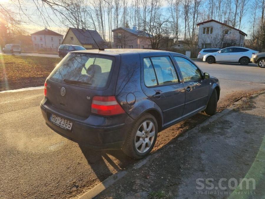 Zils Volkswagen Golf 2003 Rīga, ar dzinēja tilpumu 1.60 L un nobraukumu 268 tūkst. km par 1000 €, foto 2 vietnē AUTOMOTO.COM.LV