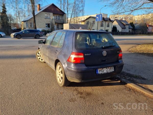 Blue Volkswagen Golf 2003 in Riga, with an engine capacity of 1.60 L and mileage of 268 thousand km for 1000 €, photo 4 on AUTOMOTO.COM.LV